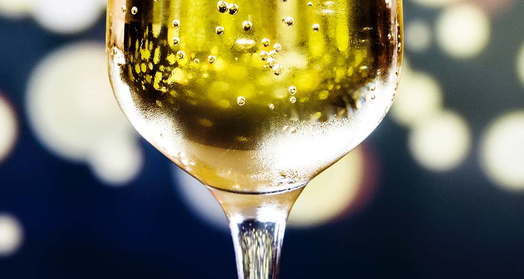 6 types de vins mousseux délicieux et abordables qui ne sont ni du ...